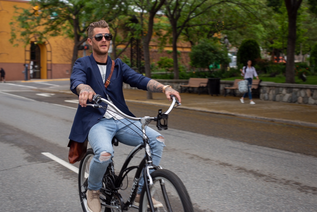 Main Street Clothing Dressing Customers For Success | Business Examiner