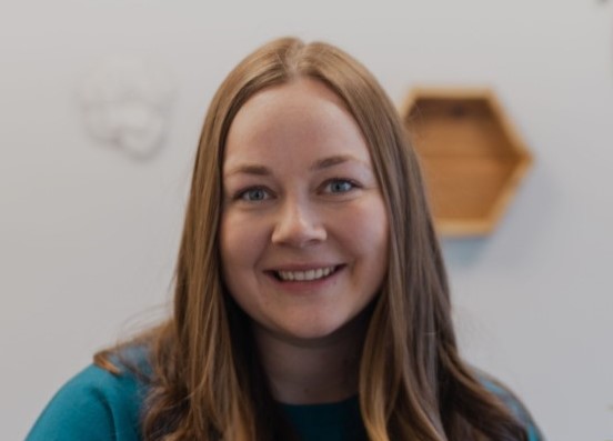 NATURE BEE OWNER RECEIVES UVIC ALUMNI AWARD | Business Examiner